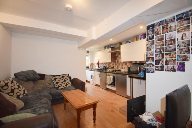 6 bedroom house for rent Rhymney Street Cardiff, CF24 4DH | UniHomes