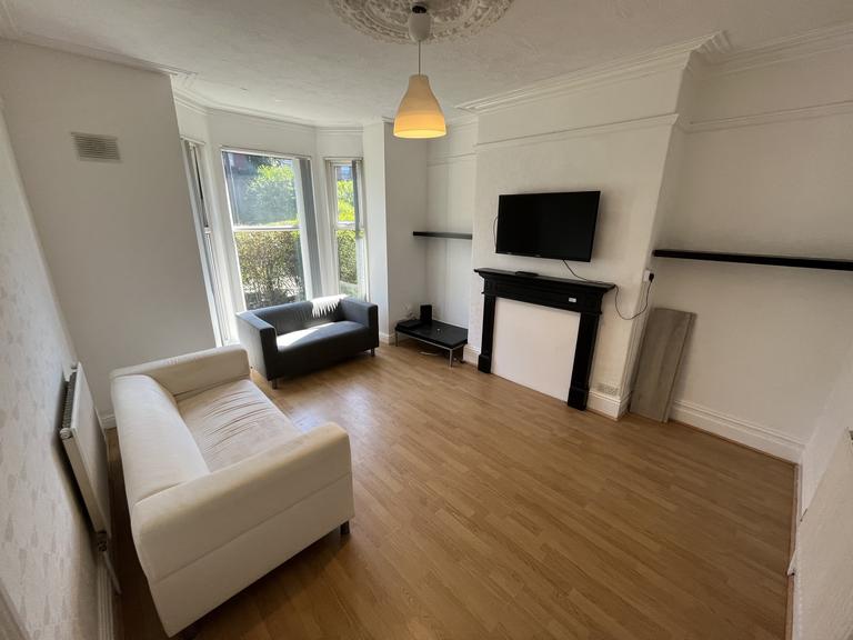 6 bedroom house for rent Cardigan Road, Leeds, LS6 1QL | UniHomes