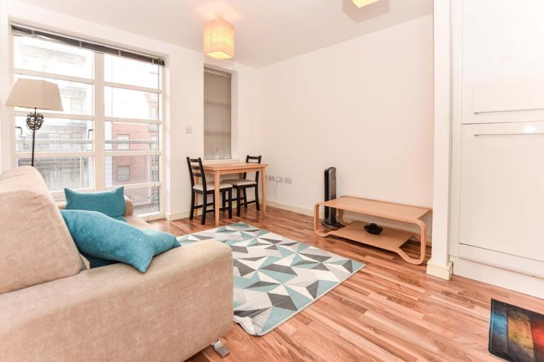 1 bedroom house for rent The Quadrangle, Manchester, M1 5QD | UniHomes