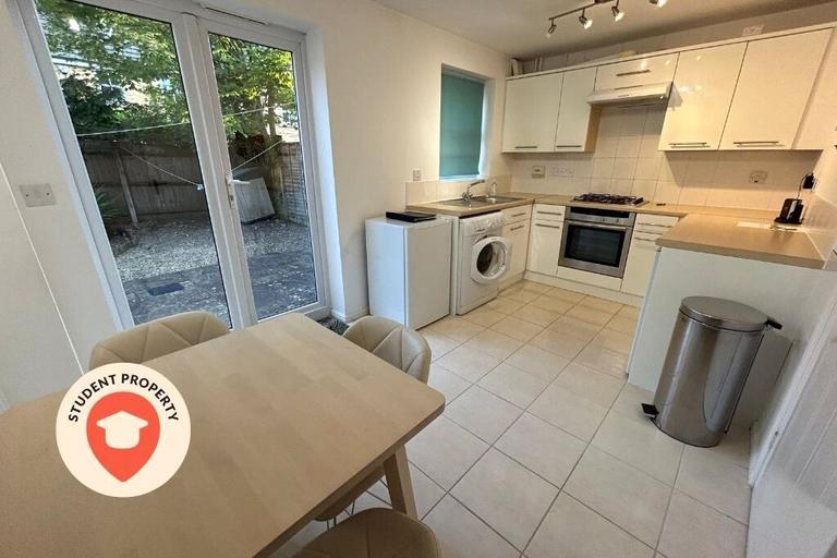 3 bedroom house for rent Wright Way Bristol, BS16 1WE | UniHomes