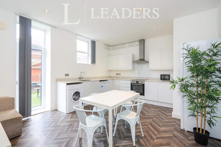 4 bedroom apartment for rent Rockingham Lane Sheffield, S1 4FU | UniHomes