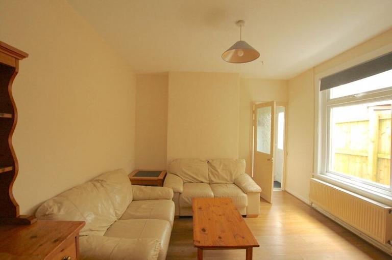 5 bedroom house for rent Whitchurch Road Cardiff, CF14 3LX | UniHomes