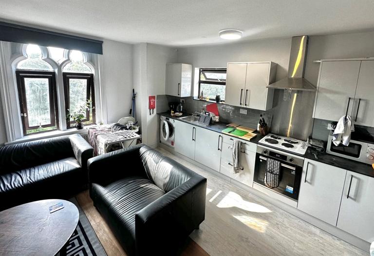 4 bedroom house for rent Cromwell Street, Nottingham, NG7 4GJ | UniHomes