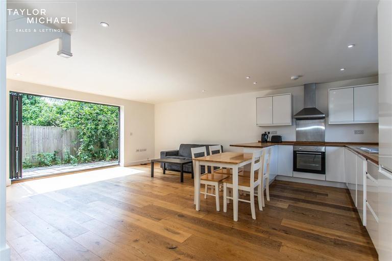 3 bedroom house for rent Woodbourne Avenue Brighton, BN1 8EJ | UniHomes