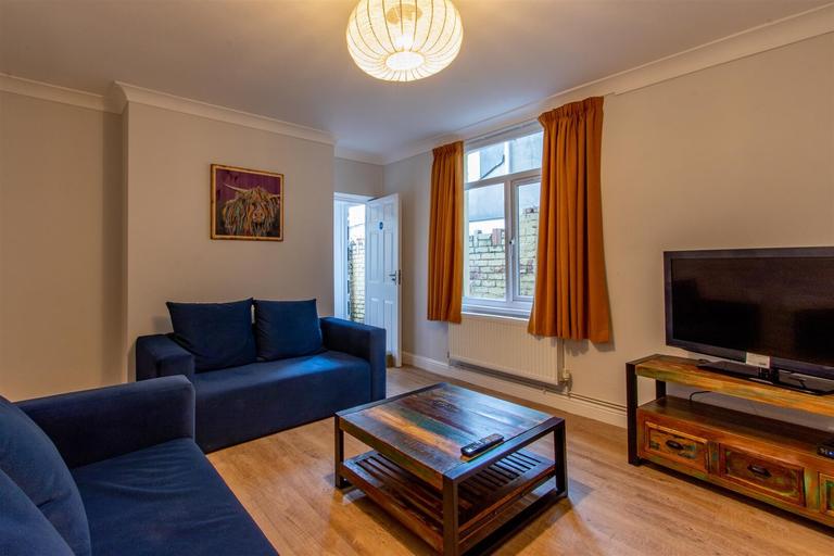 5 bedroom house for rent Moy Road, Cardiff, CF24 4TH | UniHomes
