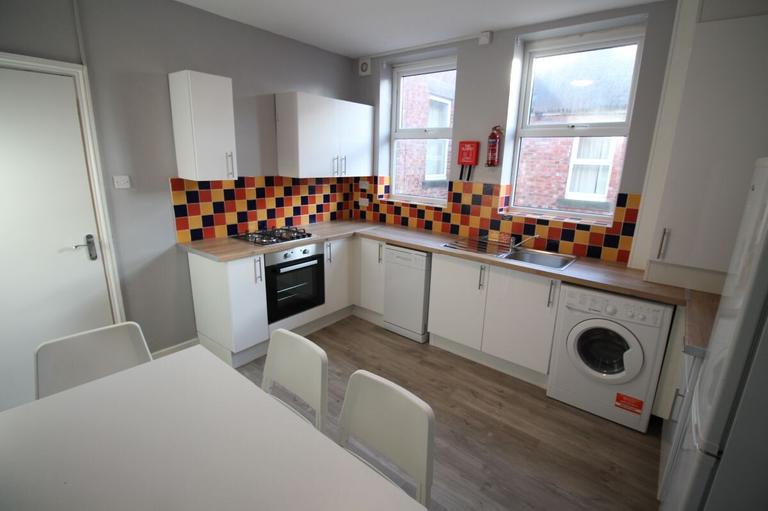 4 bedroom apartment for rent Brighton Grove, Newcastle, NE4 5NT | UniHomes