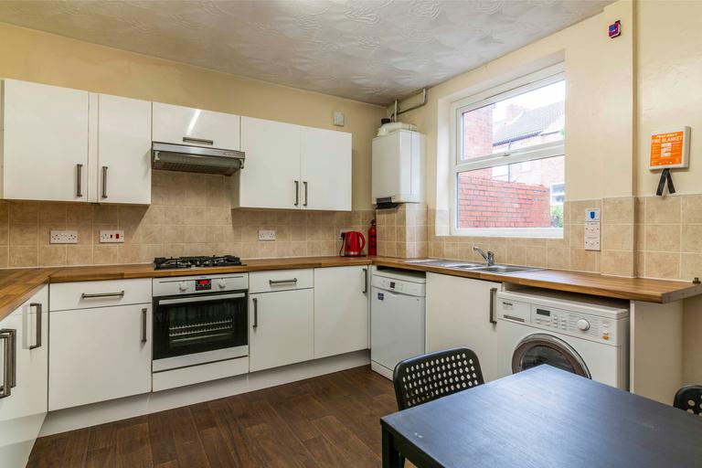 4 bedroom house for rent Portland Road, Nottingham, NG7 4GN | UniHomes