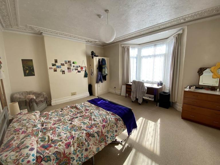 5 bedroom apartment for rent Crwys Road, Cardiff, CF24 4NL | UniHomes