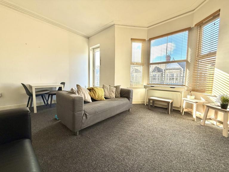 2 bedroom apartment for rent Wellfield Road Cardiff, CF24 3PB | UniHomes