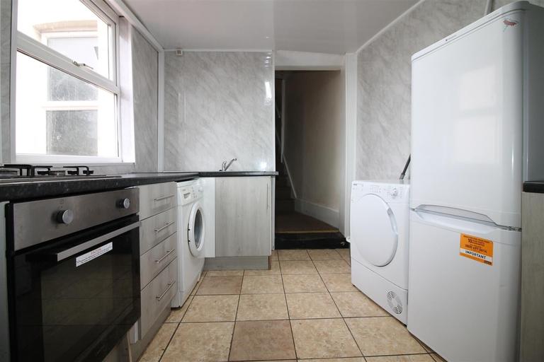 4 bedroom house for rent Delph Lane Leeds, LS6 2HQ | UniHomes