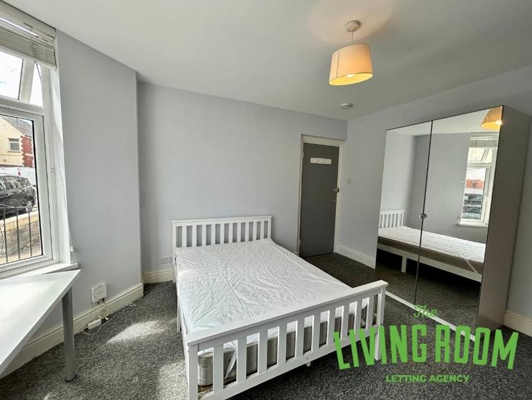 5 bedroom house for rent Malefant Street Cardiff, CF24 4QG | UniHomes