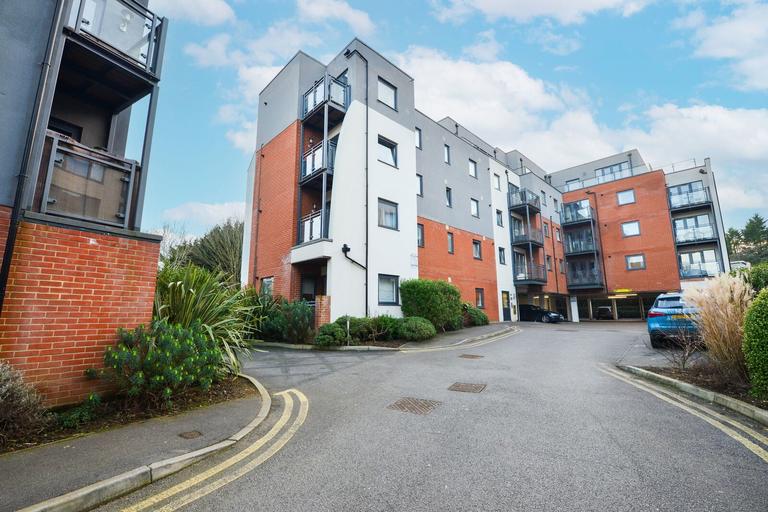 1 bedroom apartment for rent Walnut Tree Close, Surrey, GU1 4LG | UniHomes
