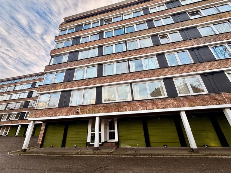 4 bedroom apartment for rent High Kingsdown Bristol, BS2 8DG | UniHomes