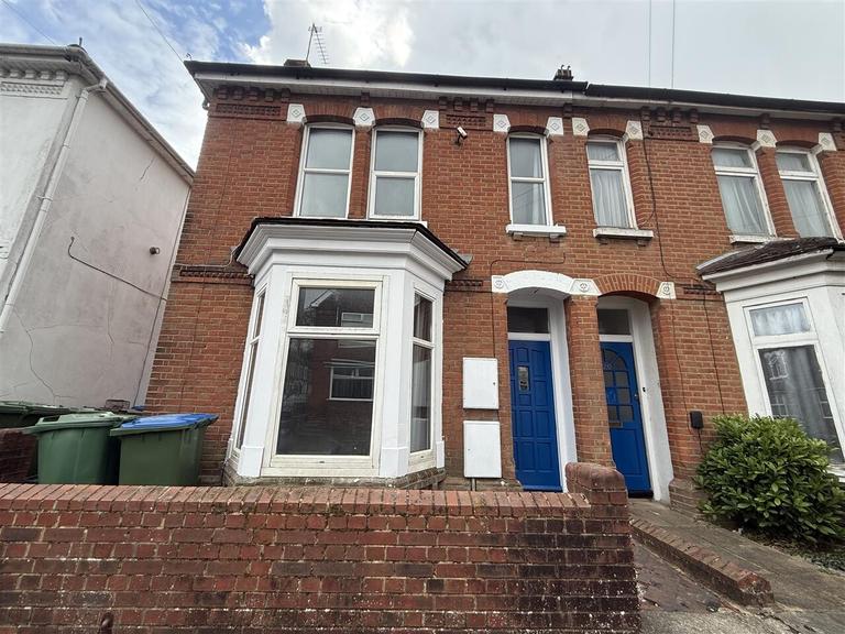 4 bedroom house for rent Cromwell Road Southampton, SO15 2JF | UniHomes