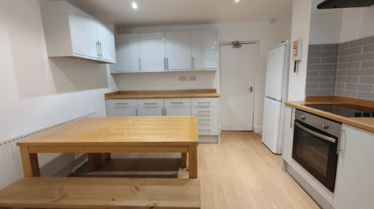 10 bedroom house for rent Delph Lane, Leeds, LS6 2HQ | UniHomes