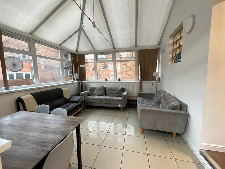 7 bedroom house for rent Lenton Boulevard, Nottingham, NG7 2FQ | UniHomes