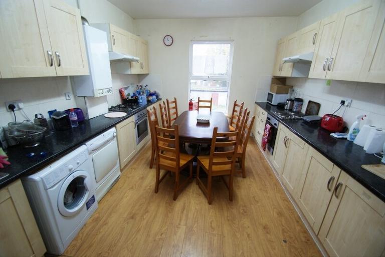 9 bedroom house for rent Cardigan Road, Leeds, LS6 3BJ | UniHomes