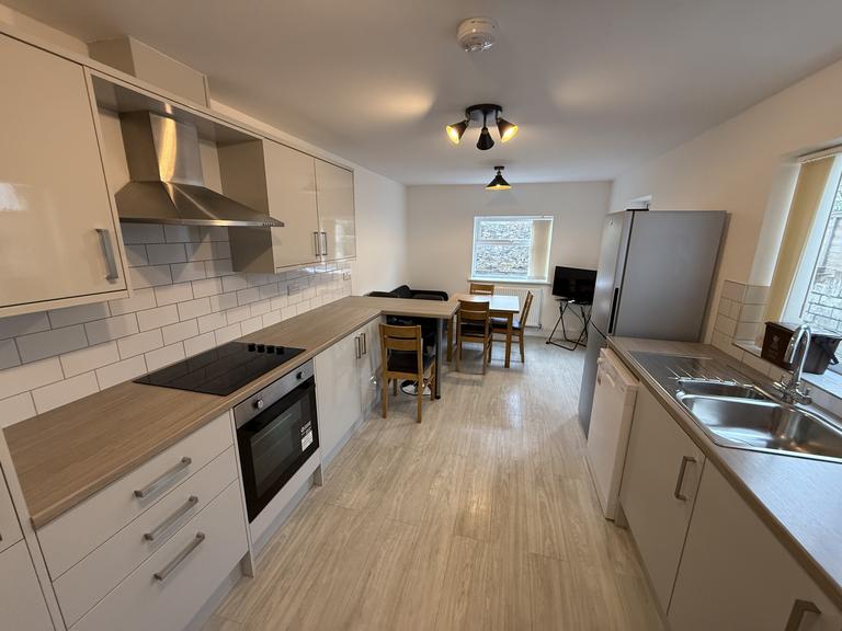 4 bedroom house for rent Whitchurch Road Cardiff, CF14 3LW | UniHomes