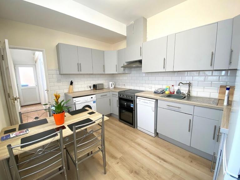 6 bedroom house for rent Delamere Road, Portsmouth, PO4 0JA | UniHomes