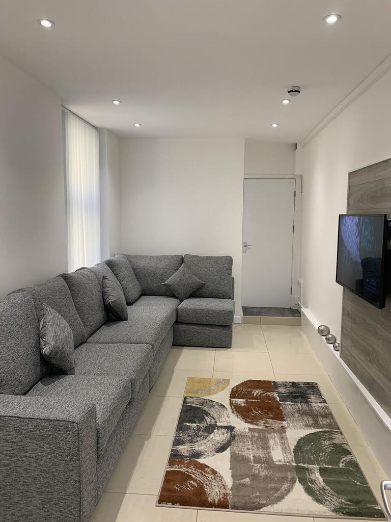 7 bedroom house for rent Brunswick Street Swansea, SA1 4JP | UniHomes