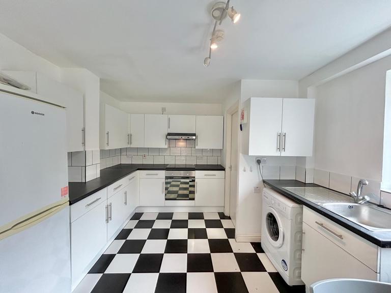 6 bedroom house for rent Richards Street, Cardiff, CF24 4DA | UniHomes