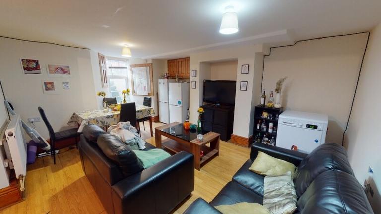 4 bedroom house for rent Royal Park Avenue Leeds, LS6 1EY | UniHomes