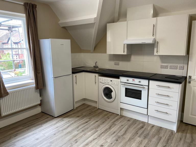 3 bedroom apartment for rent Walsingham Road, Bristol, BS6 5BU | UniHomes
