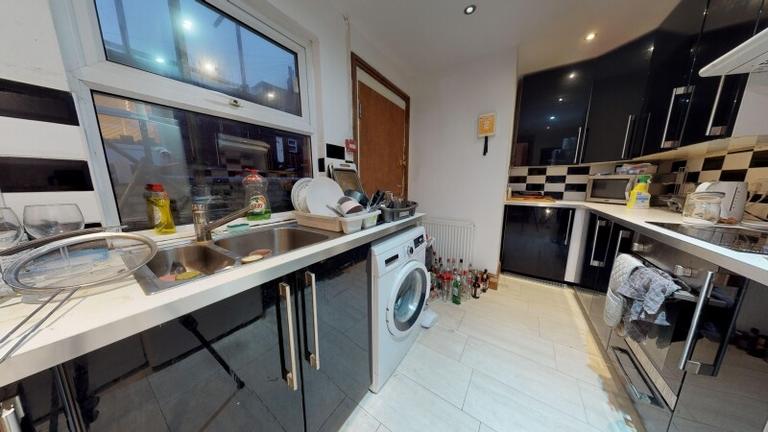 7 bedroom house for rent Manor Drive, Leeds, LS6 1DE | UniHomes