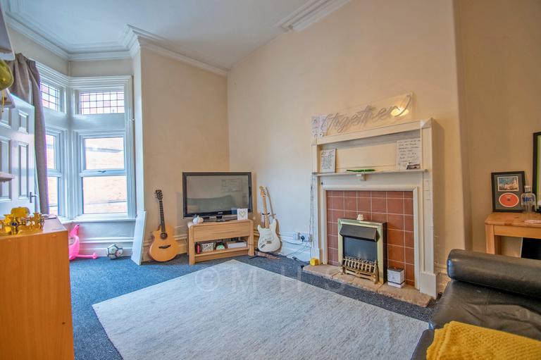 2 bedroom apartment for rent Grosvenor Road Leeds, LS6 2DZ | UniHomes