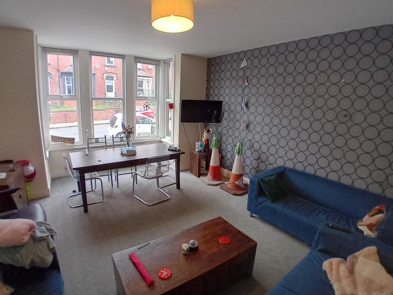 8 bedroom house for rent Manor Terrace, Leeds, LS6 1BU | UniHomes