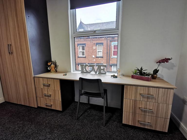 6 bedroom house for rent Meadow View, Leeds, LS6 1JQ | UniHomes