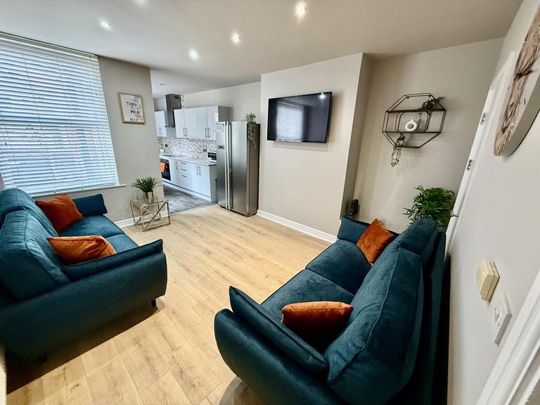 2 bedroom house for rent Club Garden Road Sheffield, S11 8BW | UniHomes