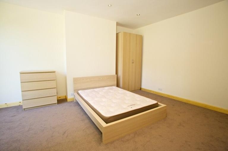 3 bedroom house for rent St. Michaels Lane Leeds, LS4 2PD | UniHomes