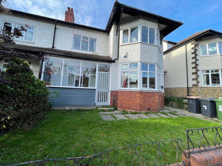6 bedroom house for rent Moor Park Drive, Leeds, LS6 4BX | UniHomes