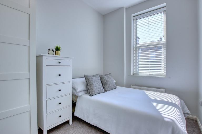 3 bedroom apartment for rent Stratford Grove West, Newcastle, NE6 5BB ...