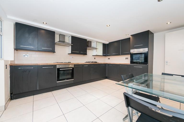 7 bedroom house for rent Manor Drive, Leeds, LS6 1DE | UniHomes