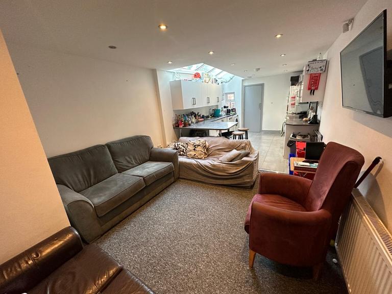 6 bedroom house for rent Exeter Road, Birmingham, B29 6EX | UniHomes