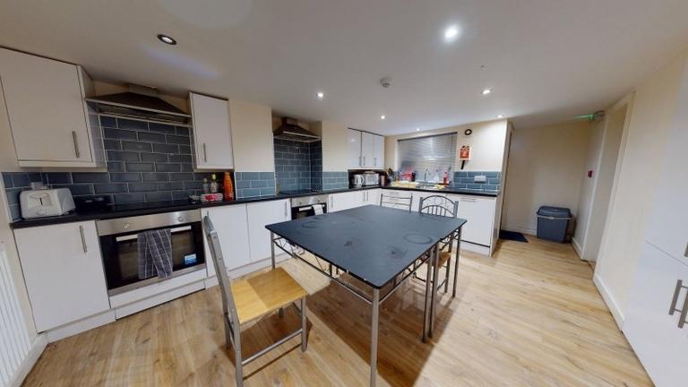 6 bedroom house for rent Estcourt Terrace Leeds, LS6 3EX | UniHomes